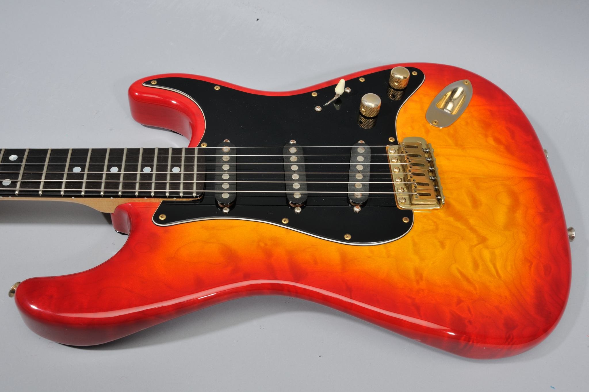 Schecter 1987 Stratocaster Maple Heritage Cherry Sunburst